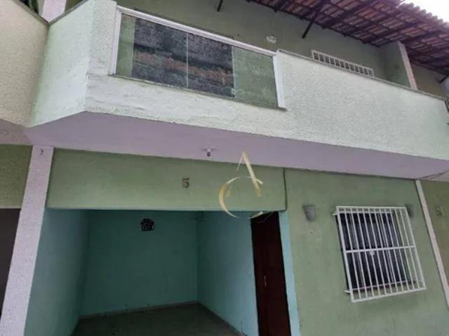 Casa com 3 Quartos e 2 banheiros à Venda, 55 m² por R$ 350.000