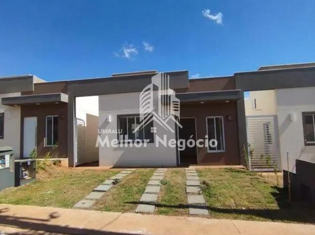 Casa com 3 Quartos e 2 banheiros à Venda, 67 m² por R$ 299.000