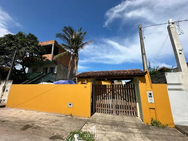 Casa com 3 Quartos e 2 banheiros à Venda, 70 m² por R$ 350.000