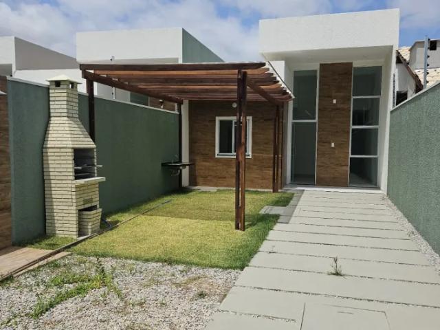 Casa com 3 Quartos e 2 banheiros à Venda, 80 m² por R$ 350.000
