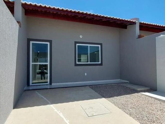 Casa com 3 Quartos e 2 banheiros à Venda, 82 m² por R$ 180.001