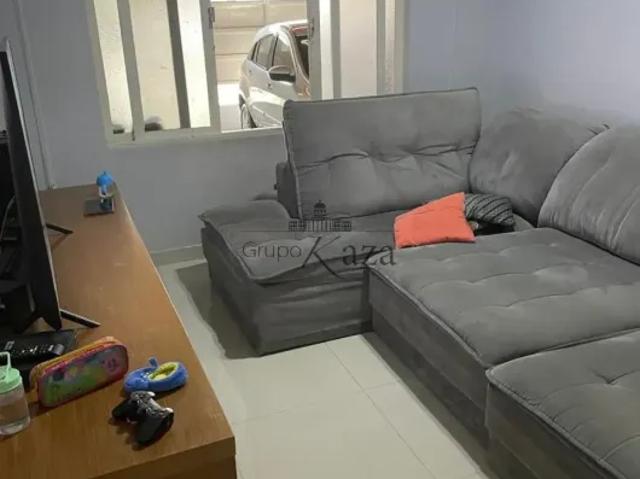 Casa com 3 Quartos e 2 banheiros à Venda, 82 m² por R$ 460.000
