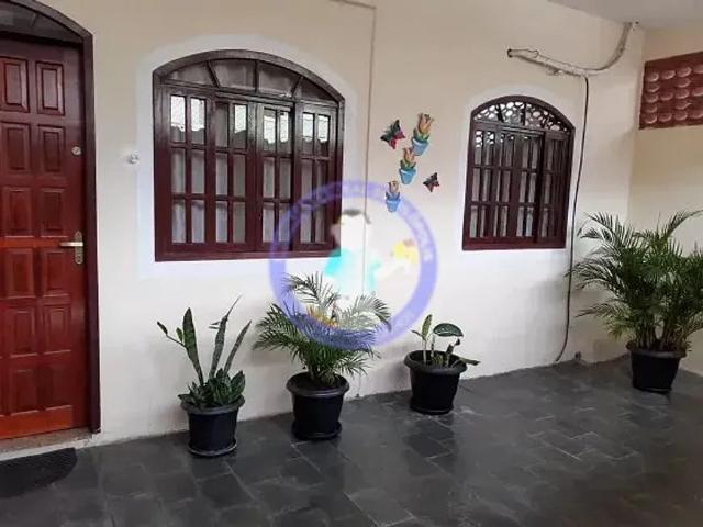 Casa com 3 Quartos e 2 banheiros à Venda, 94 m² por R$ 310.000