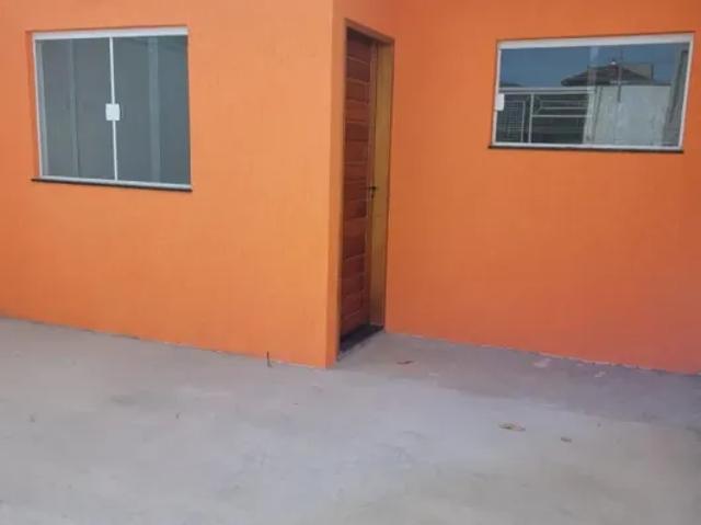 Casa com 3 Quartos e 2 banheiros à Venda, 94 m² por R$ 371.000