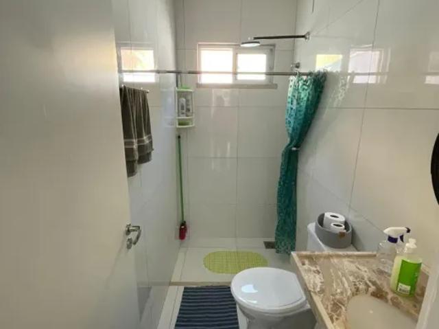 Casa com 3 Quartos e 2 banheiros à Venda, 95 m² por R$ 275.000