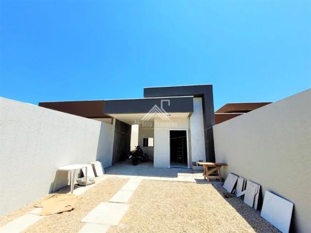 Casa com 3 Quartos e 2 banheiros à Venda, 95 m² por R$ 280.000