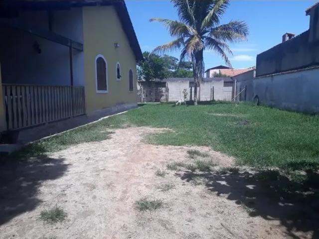 Casa com 3 Quartos e 2 banheiros à Venda, 95 m² por R$ 295.000