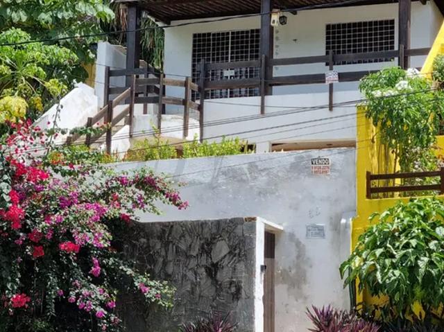 Casa com 3 Quartos e 2 banheiros à Venda, 95 m² por R$ 490.000