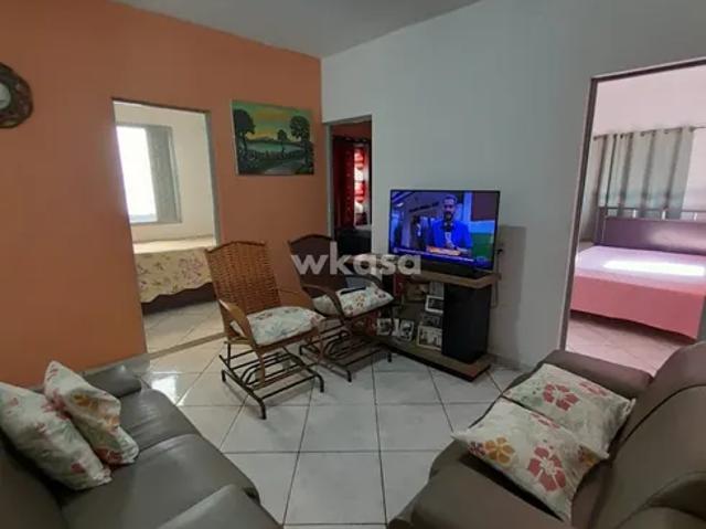 Casa com 3 Quartos e 2 banheiros à Venda, 90 m² por R$ 180.000