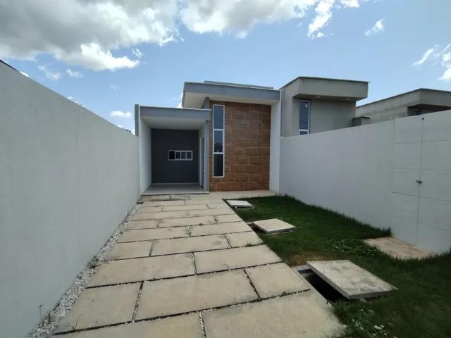 Casa com 3 Quartos e 2 banheiros à Venda, 90 m² por R$ 220.002