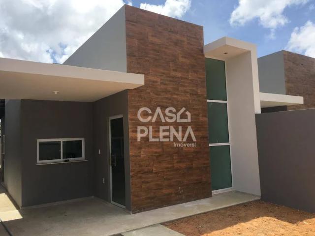 Casa com 3 Quartos e 2 banheiros à Venda, 90 m² por R$ 309.000