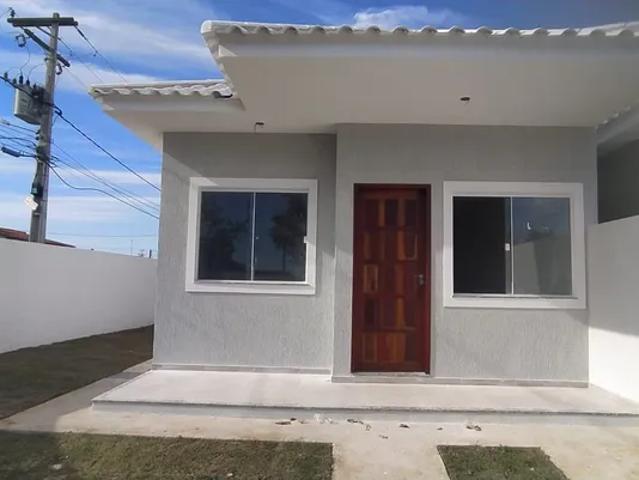Casa com 3 Quartos e 2 banheiros à Venda, 90 m² por R$ 350.000