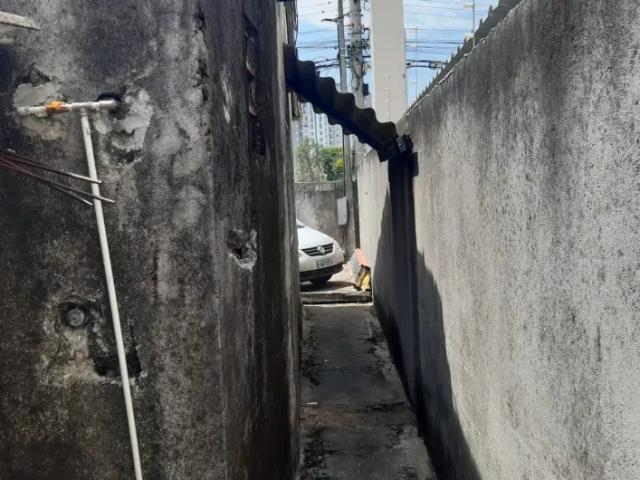 Casa com 3 Quartos e 2 banheiros à Venda, 90 m² por R$ 426.000