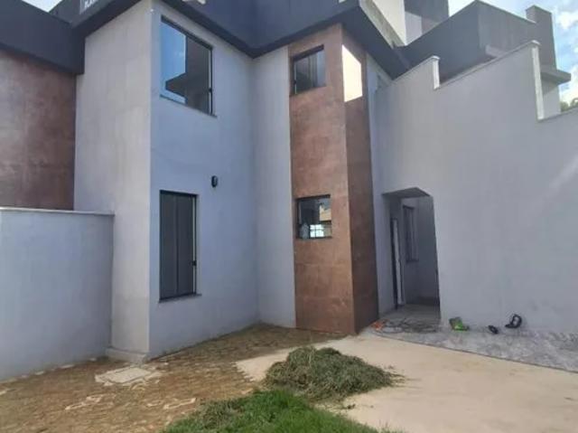 Casa com 3 Quartos e 2 banheiros à Venda, 90 m² por R$ 525.000