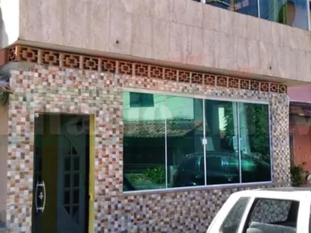 Casa com 3 Quartos e 2 banheiros à Venda, 92 m² por R$ 300.000