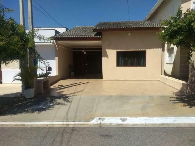 Casa com 3 Quartos e 2 banheiros à Venda, 92 m² por R$ 490.000