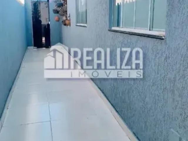 Casa com 3 Quartos e 2 banheiros à Venda, 93 m² por R$ 360.000