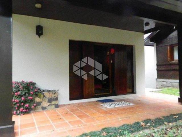 Casa com 3 quartos, e 2 suítes, com 2 vagas cobertas, e 168,07 privativos no Planalto em Gramado pró
