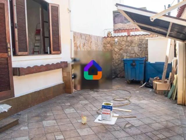 Casa com 3 Quartos e 2 Vagas no Maracanã