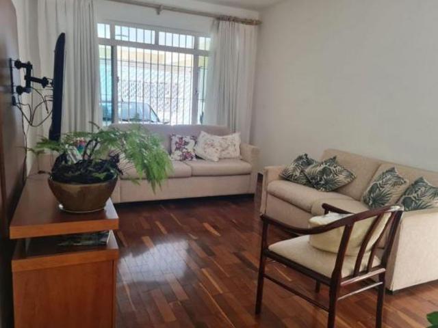 Casa com 3 Quartos e 2 vagas à venda, 133m²