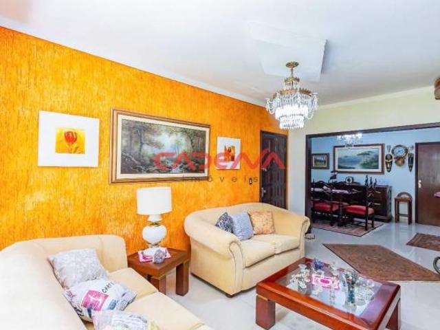 Casa com 3 quartos e 2 vagas à venda no São Braz