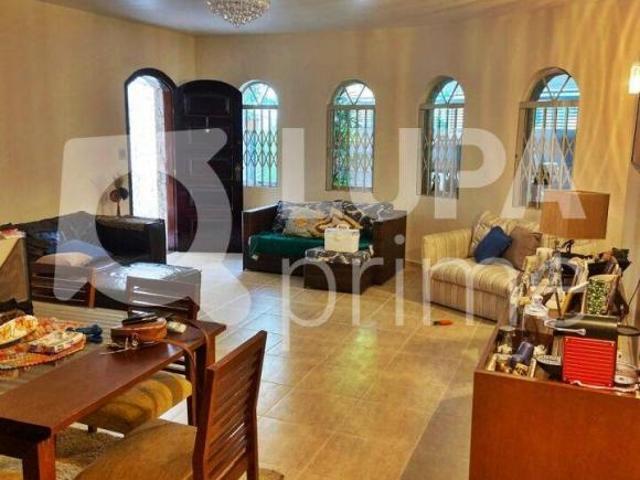 CASA COM 3 QUARTOS E 2 VAGAS DE GARAGEM À VENDA EM SANTANA