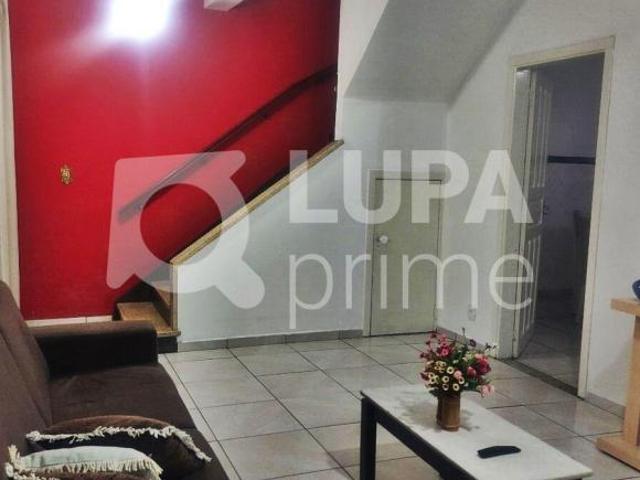 CASA COM 3 QUARTOS E 2 VAGAS DE GARAGEM À VENDA NA VILA MARIA ALTA