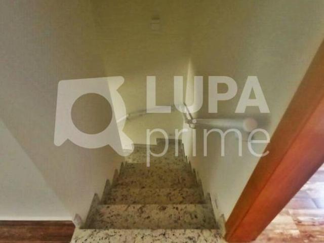 CASA COM 3 QUARTOS E 2 VAGAS DE GARAGEM À VENDA NA VILA MARIA ALTA