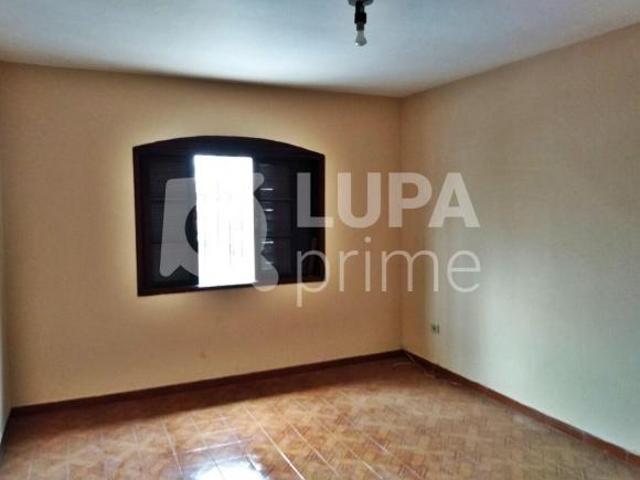 CASA COM 3 QUARTOS E 2 VAGAS DE GARAGEM À VENDA NA VILA MEDEIROS