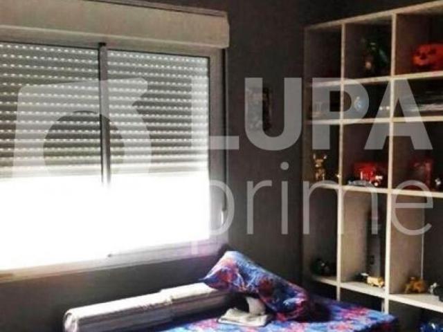 CASA COM 3 QUARTOS E 2 VAGAS DE GARAGEM À VENDA NA VILA NOVA MAZZEI