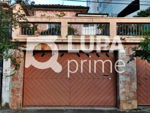 CASA COM 3 QUARTOS E 2 VAGAS DE GARAGEM À VENDA NA VILA GUSTAVO