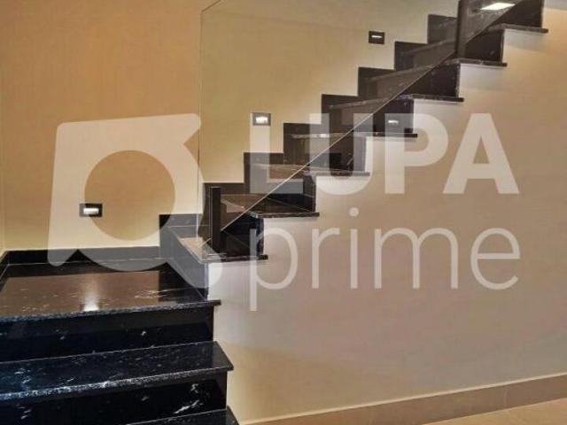 CASA COM 3 QUARTOS E 2 VAGAS DE GARAGEM À VENDA NA VILA GUSTAVO