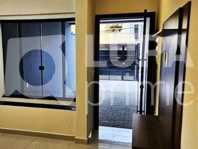 CASA COM 3 QUARTOS E 2 VAGAS DE GARAGEM À VENDA NA VILA ISOLINA MAZZEI