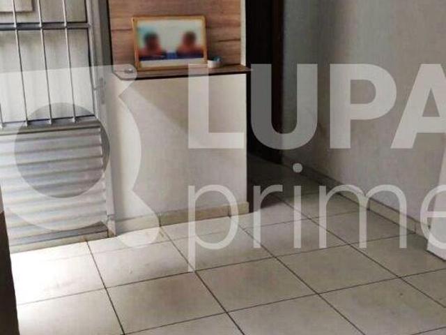CASA COM 3 QUARTOS E 2 VAGAS DE GARAGEM À VENDA NA VILA SABRINA