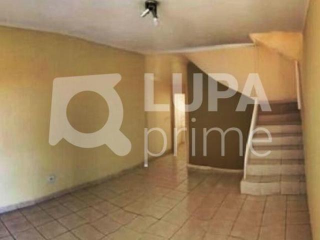 CASA COM 3 QUARTOS E 2 VAGAS DE GARAGEM À VENDA NA CACHOEIRINHA