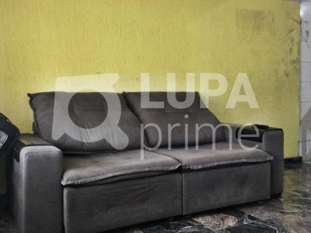 CASA COM 3 QUARTOS E 2 VAGAS DE GARAGEM À VENDA NA PARADA INGLESA