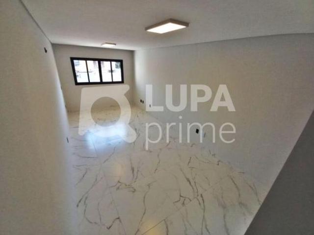 CASA COM 3 QUARTOS E 2 VAGAS DE GARAGEM À VENDA NA PARADA INGLESA