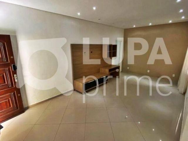 CASA COM 3 QUARTOS E 2 VAGAS DE GARAGEM À VENDA NA PARADA INGLESA