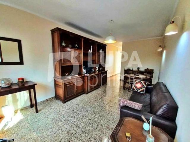 CASA COM 3 QUARTOS E 2 VAGAS DE GARAGEM À VENDA NA PARADA INGLESA