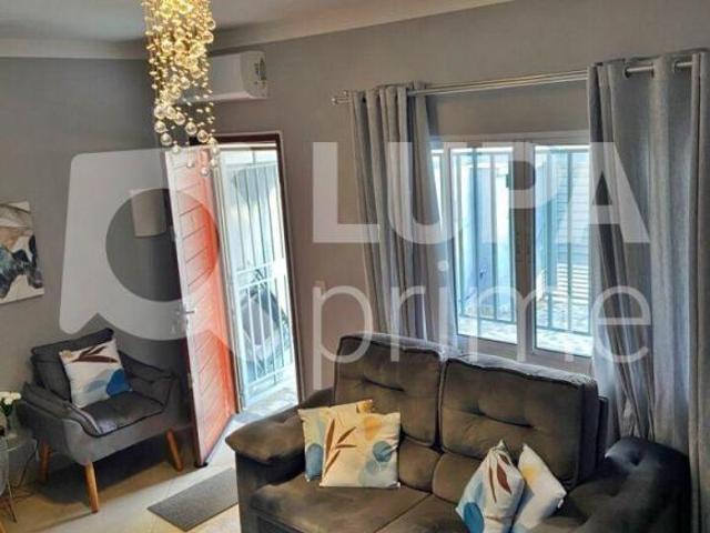 CASA COM 3 QUARTOS E 2 VAGAS DE GARAGEM À VENDA NO TUCURUVI