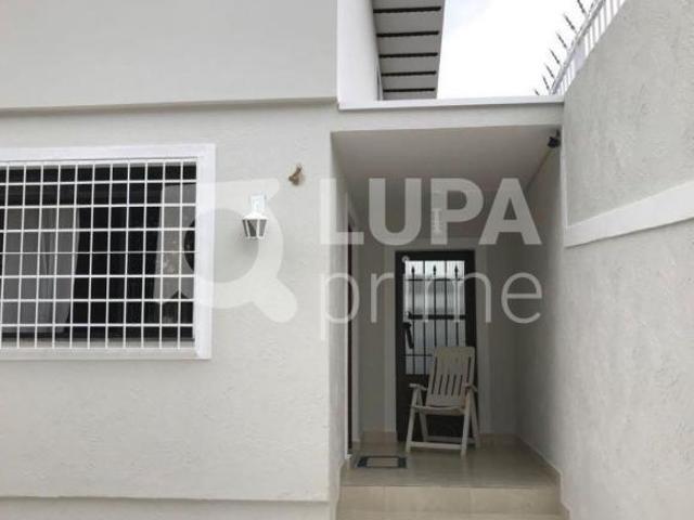 CASA COM 3 QUARTOS E 2 VAGAS DE GARAGEM À VENDA NO TUCURUVI