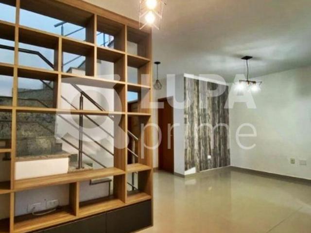 CASA COM 3 QUARTOS E 2 VAGAS DE GARAGEM À VENDA NO TUCURUVI
