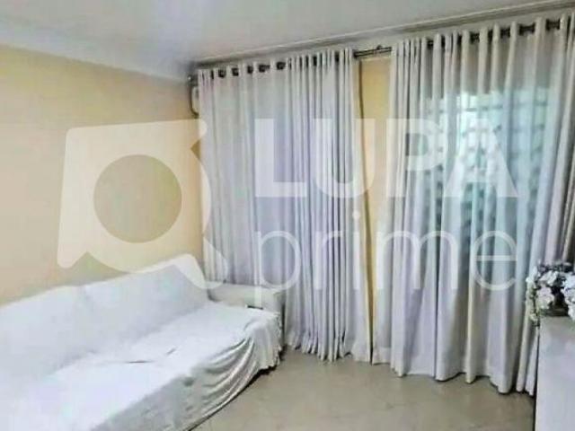 CASA COM 3 QUARTOS E 2 VAGAS DE GARAGEM À VENDA NO TUCURUVI