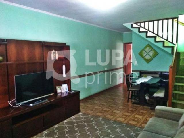 CASA COM 3 QUARTOS E 2 VAGAS DE GARAGEM À VENDA NO JARDIM ARICANDUVA