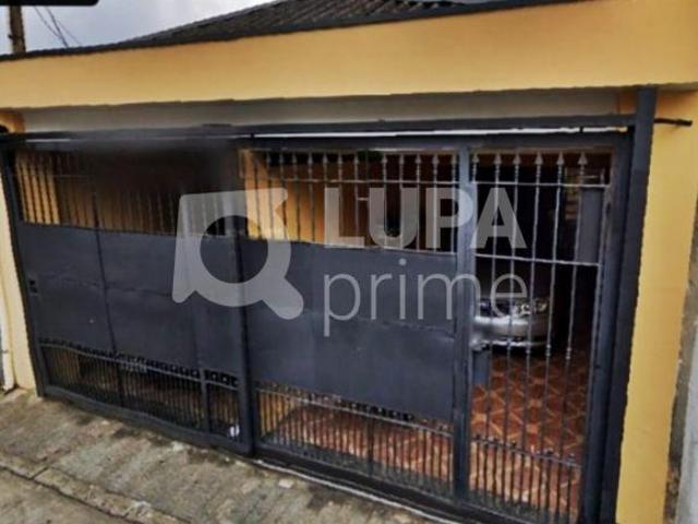 CASA COM 3 QUARTOS E 2 VAGAS DE GARAGEM À VENDA NO JARDIM BRASIL