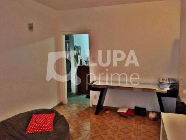 CASA COM 3 QUARTOS E 2 VAGAS DE GARAGEM À VENDA NO PARQUE CASA DA PEDRA