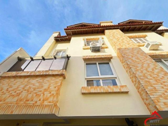 Casa com 3 quartos e 2 vagas em condomínio fechado no bairro Tristeza