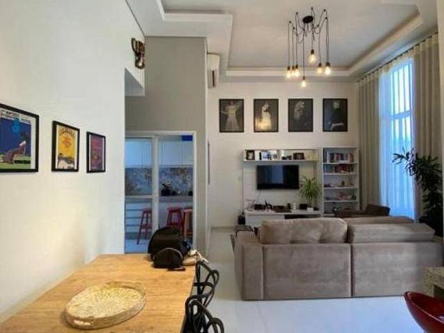 Casa com 3 quartos e 300 m² à venda em Vila Cerâmica