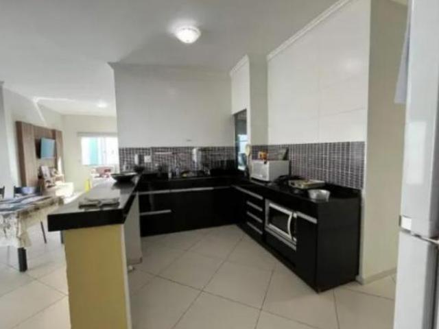 Casa com 3 quartos e 300 m² à venda em Vila Porto