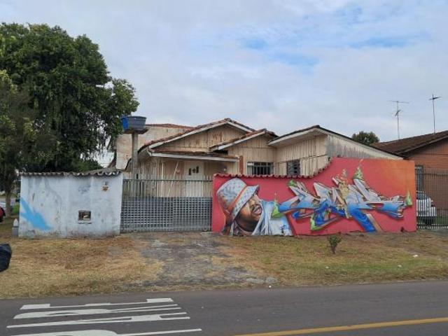 Casa com 3 quartos e 303,60 m² à venda em Capão da Imbuia